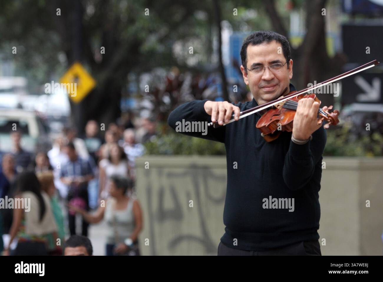 Alexandra violinista hi-res stock photography and images - Alamy