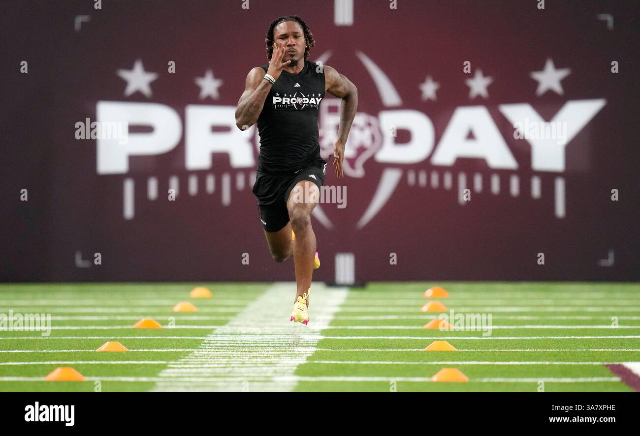 Texas A&M defensive back BJ Mayes runs the 40-yard dash during the ...