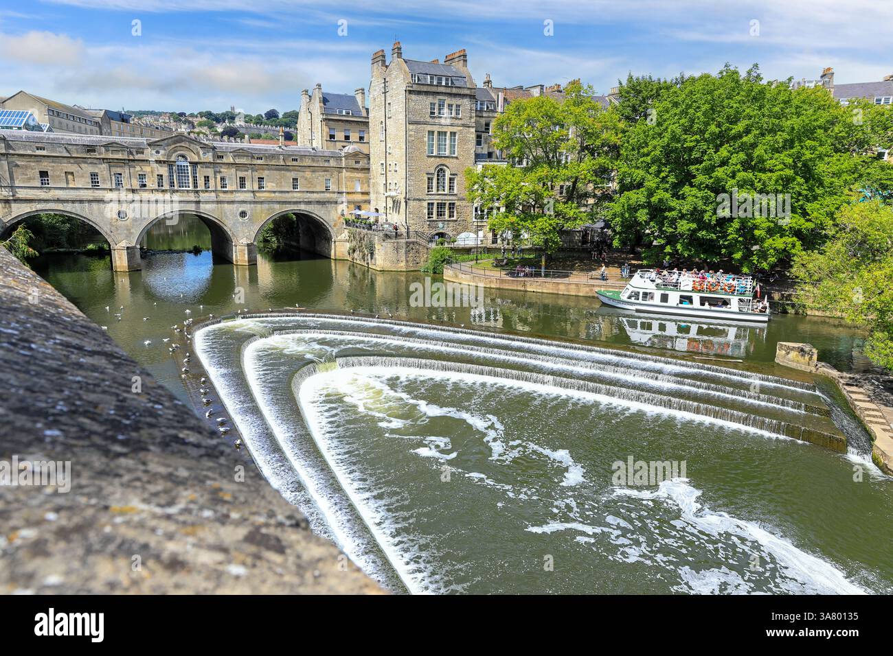 Pulteney weir and Pulteney Bridge, Bath, Somerset, England, UK Stock ...