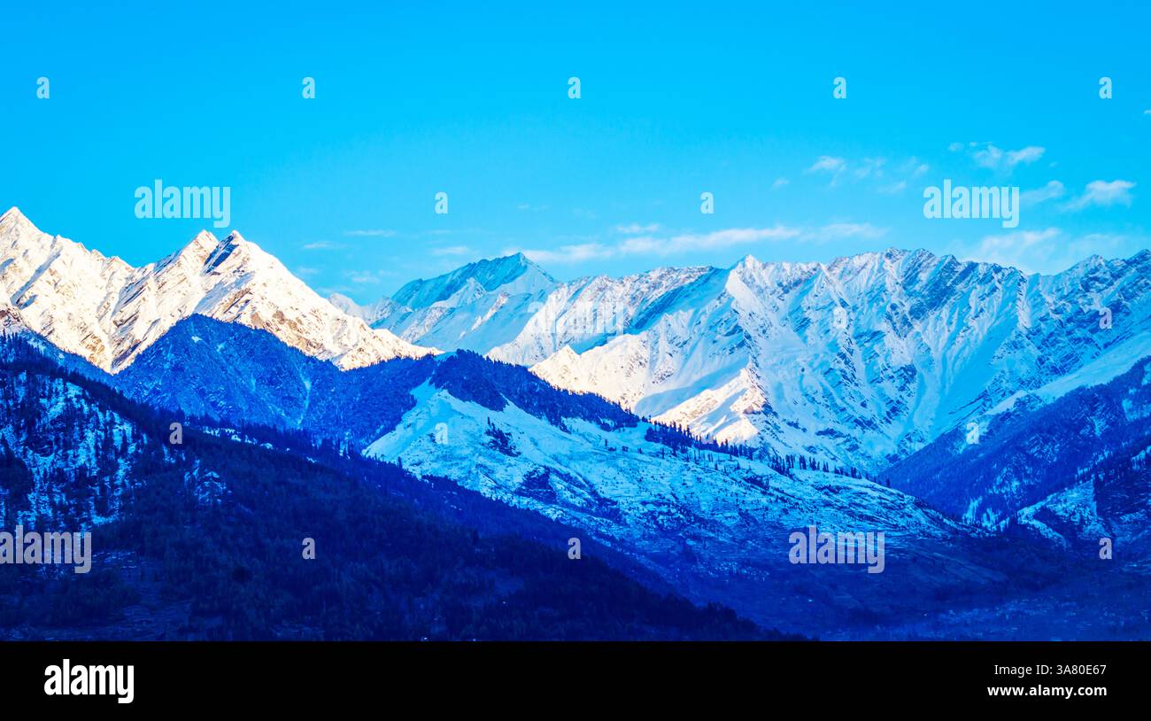 manali after snowfall on a sunny day in Himachal india Stock Photo - Alamy