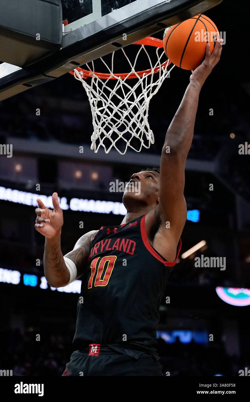 Maryland forward Julian Reese (10) shoots during the second half in the ...