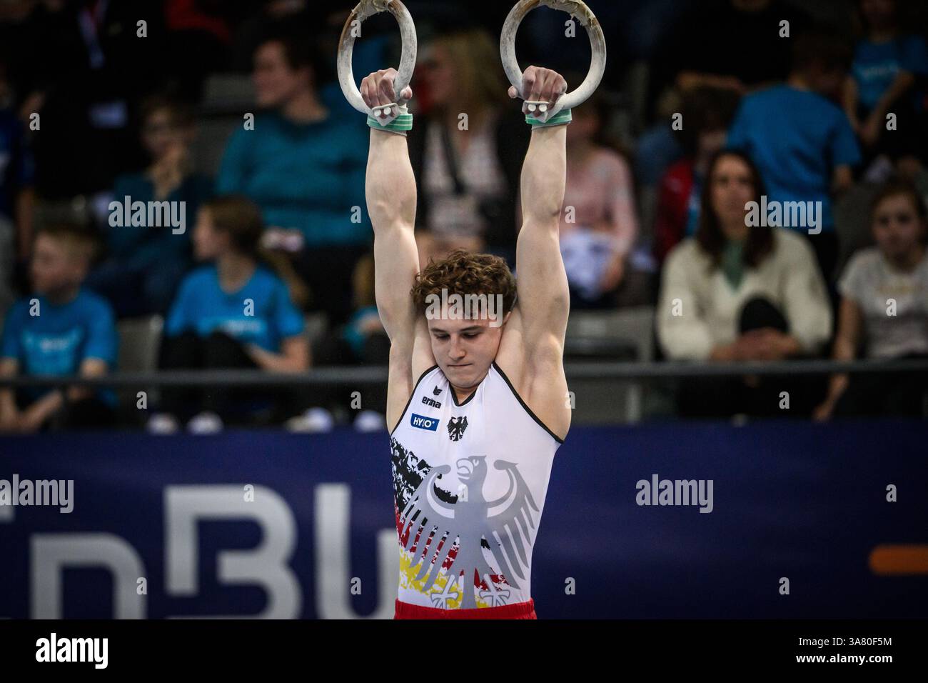 Alexander Kunz (GER, Turn- und Sportverein Pfuhl 1894) an den Ringen ...