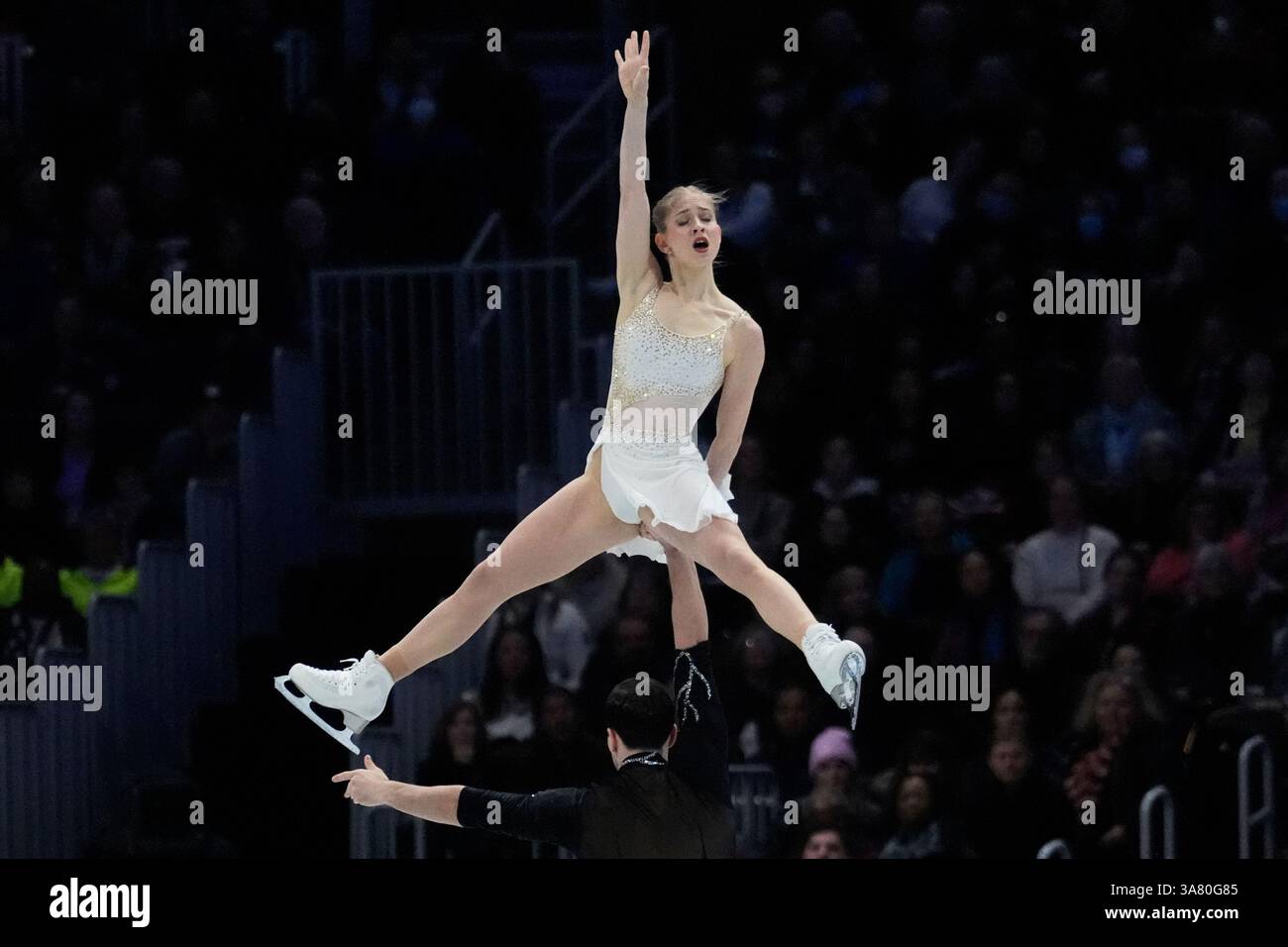 Minerva Fabienne Hase and Nikita Volodin, of Germany, perform during ...