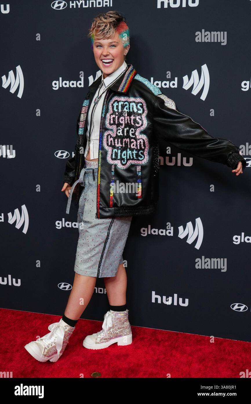 JoJo Siwa arrives at the 36th annual GLAAD Media Awards on Thursday ...