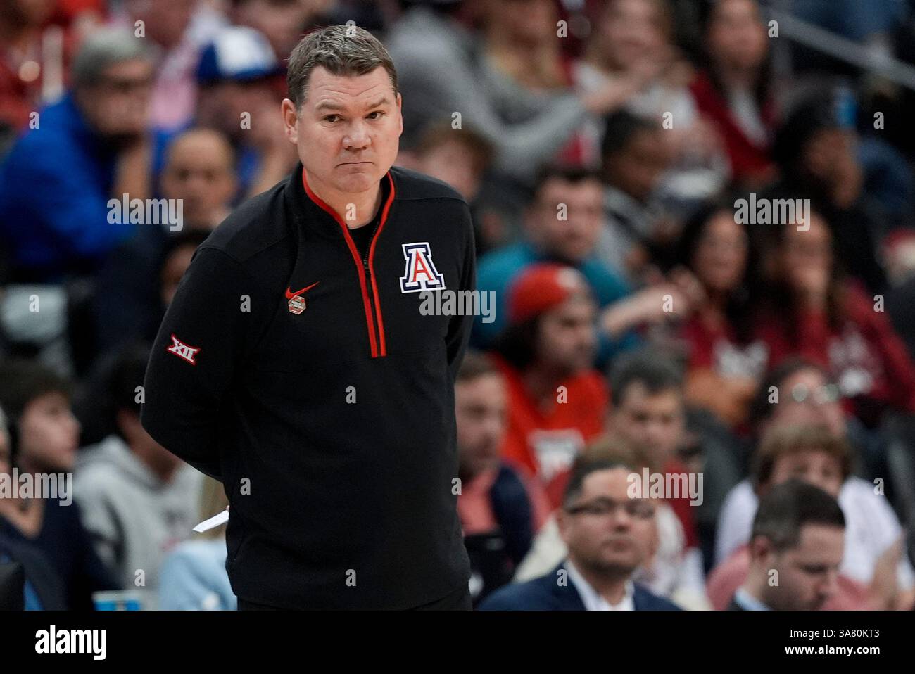 Arizona head coach Tommy Lloyd watches play from the sideline during ...