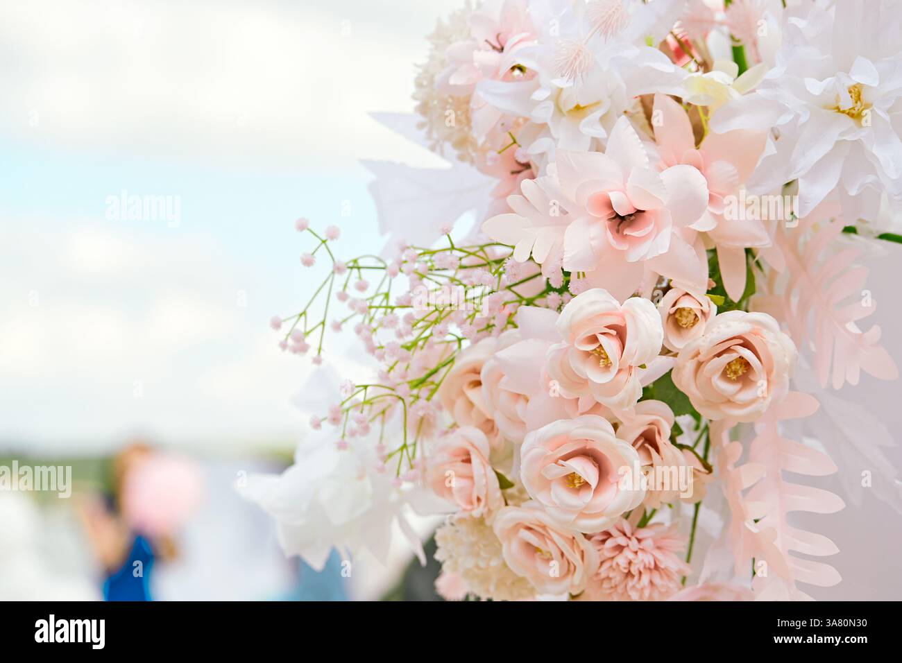 Pink wedding arch white hi-res stock photography and images - Alamy