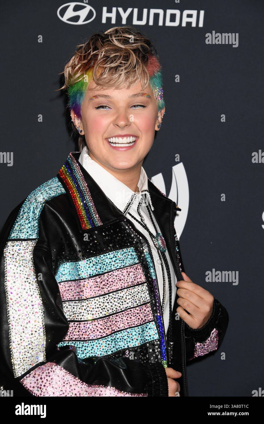 Beverly Hills, Ca. 27th Mar, 2025. Jojo Siwa at the 36th Annual GLAAD ...