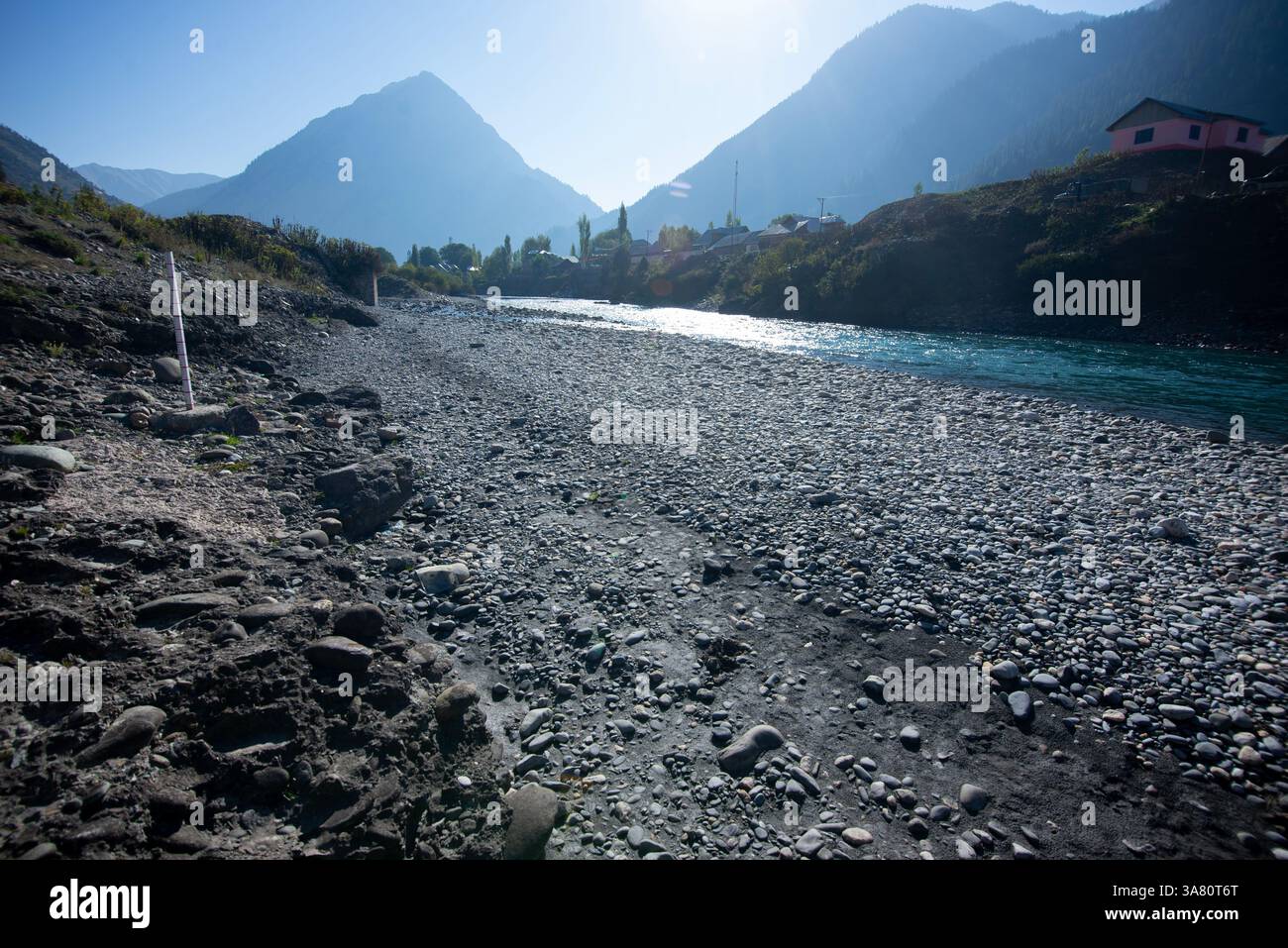 Habba khatoon mountains hi-res stock photography and images - Alamy