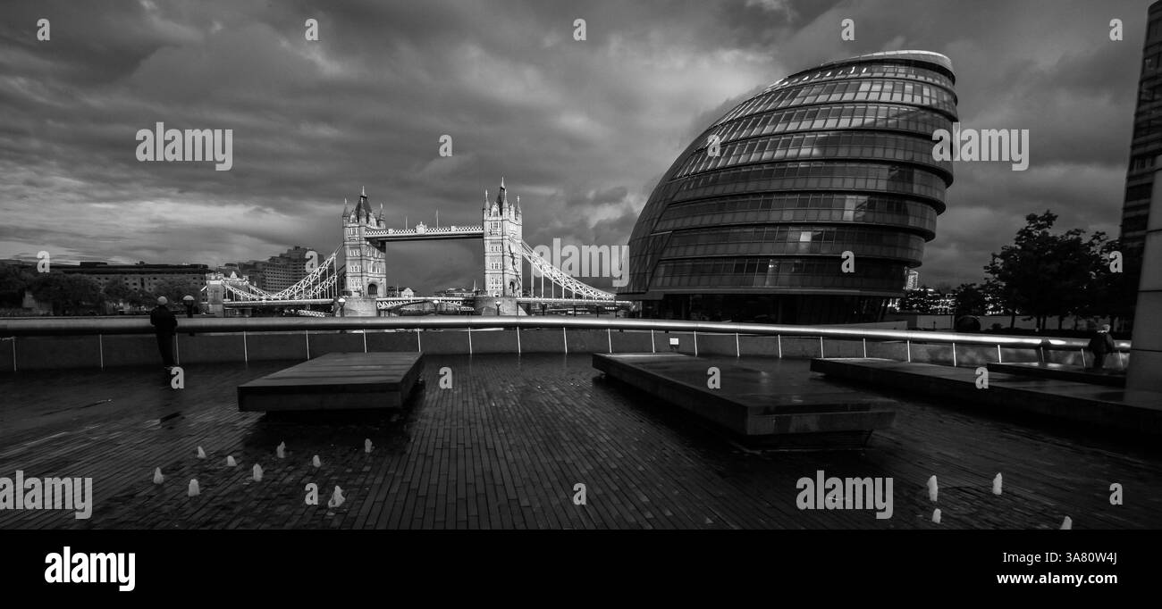 Bridge dramatic Black and White Stock Photos & Images - Alamy