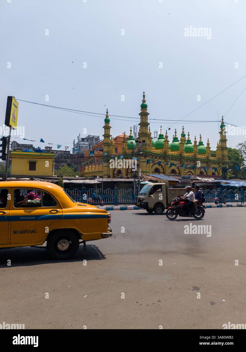 Esplanade,Kolkata, India. 27th March, 2025.The Tipu Sultan Shahi Mosque ...
