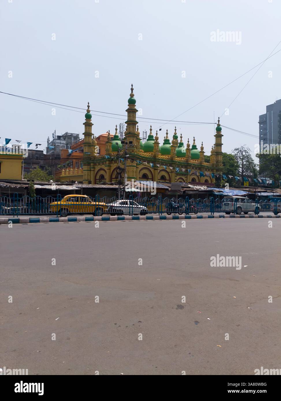 Esplanade,Kolkata, India. 27th March, 2025.The Tipu Sultan Shahi Mosque ...