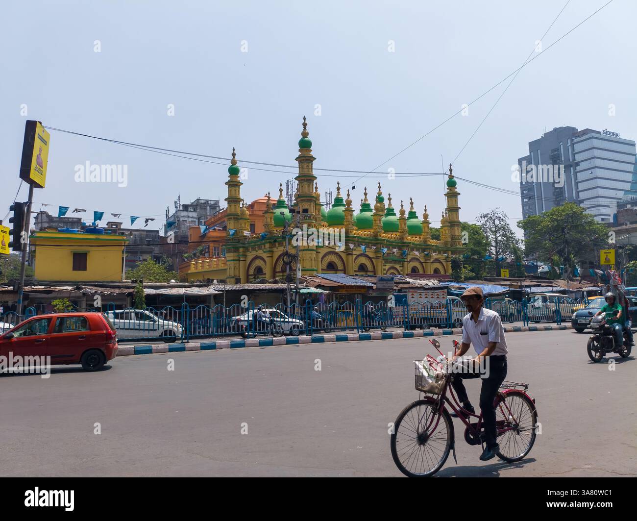 Esplanade,Kolkata, India. 27th March, 2025.The Tipu Sultan Shahi Mosque ...