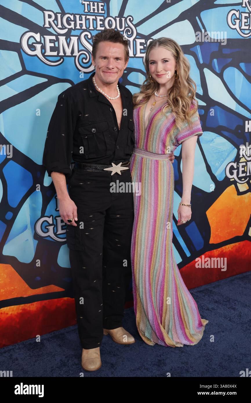 Tony Cavalero and Annie Cavalero attends the final season premiere of ...