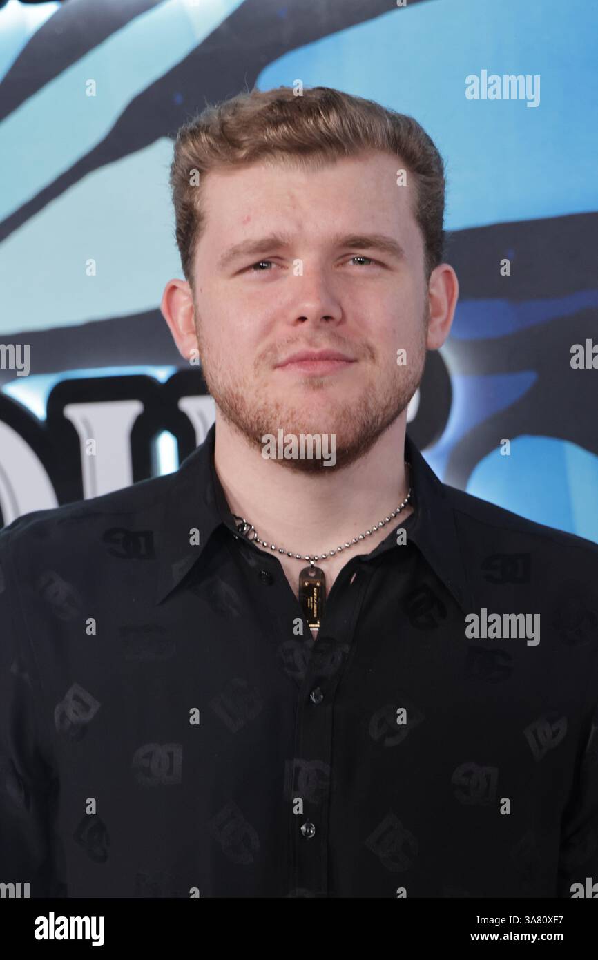 Sean Ryan Fox attends the final season premiere of HBO Original Series ...