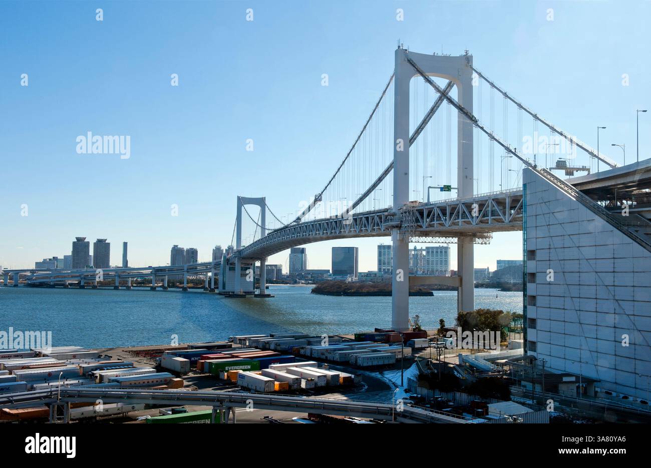 View of Tokyo's Rainbow Bridge connecting Minato Ward with the ...