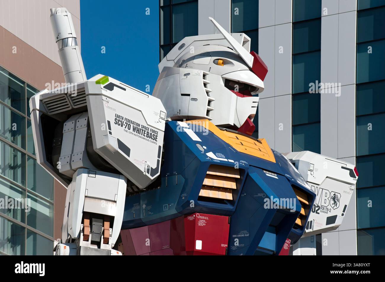 Life-sized Unicorn Gundam (Gandam) statue, Japanese military science ...