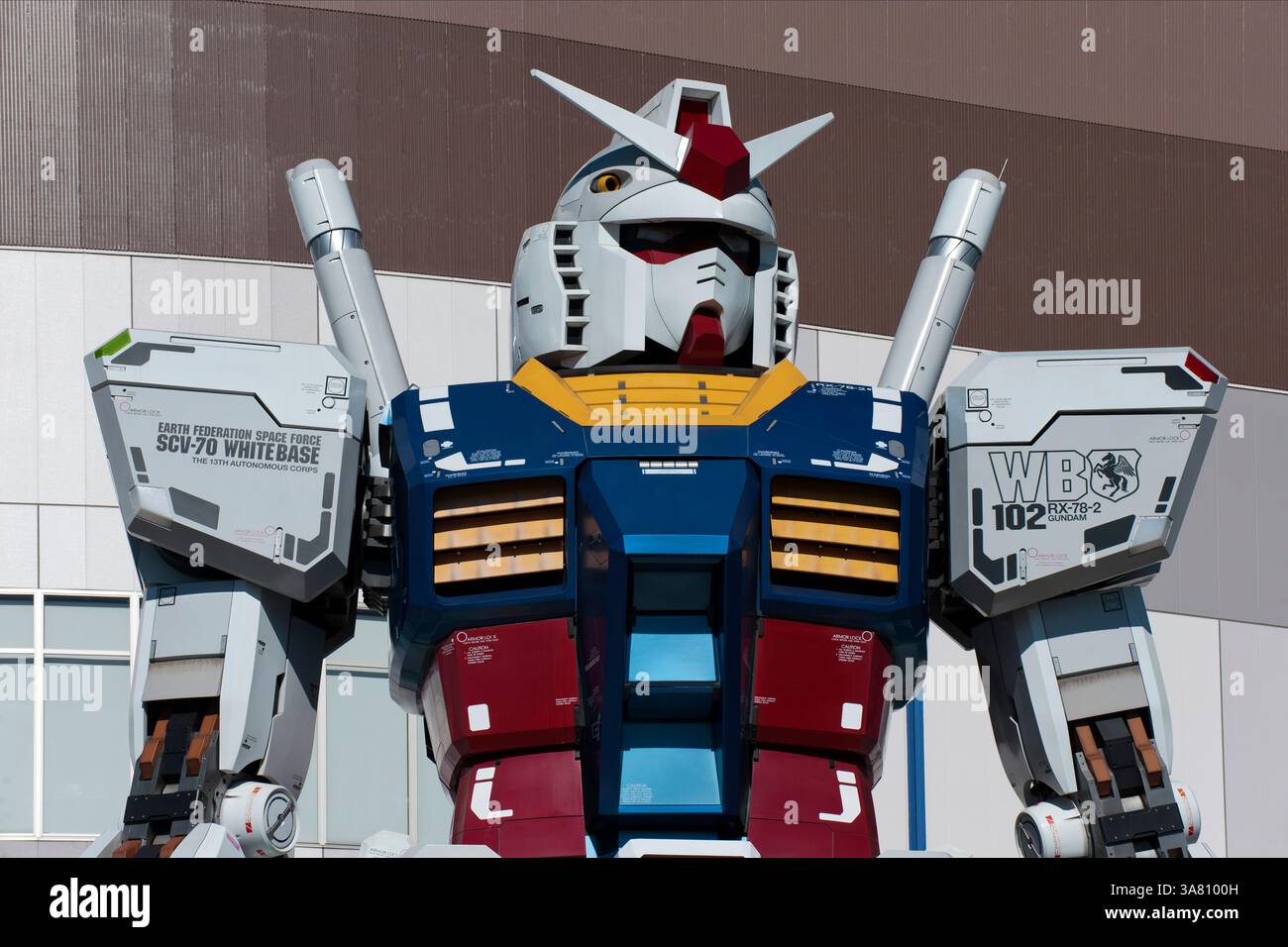 Life-sized Unicorn Gundam (Gandam) statue, Japanese military science ...