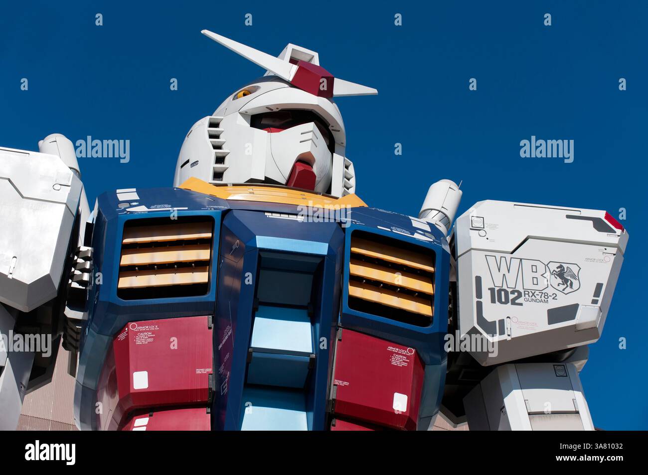 Life-sized Unicorn Gundam (Gandam) statue, Japanese military science ...