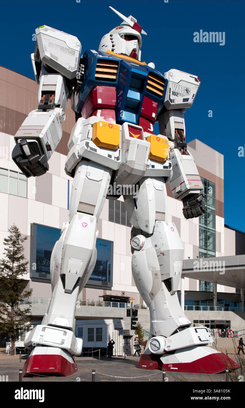 Life-sized Unicorn Gundam statue at Diver City in Odaiba, Tokyo is 19.7 ...