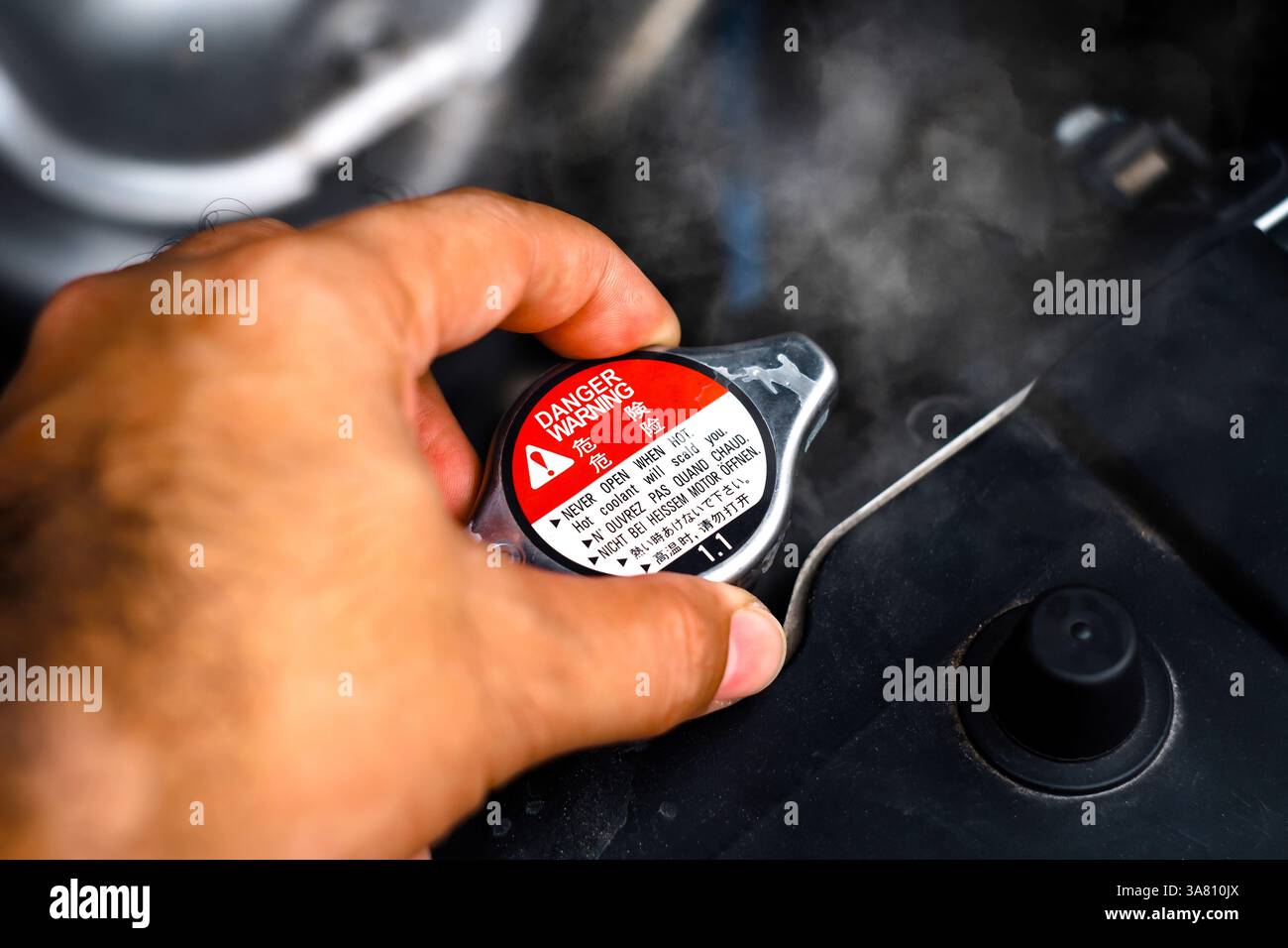 Radiator cap hi-res stock photography and images - Alamy