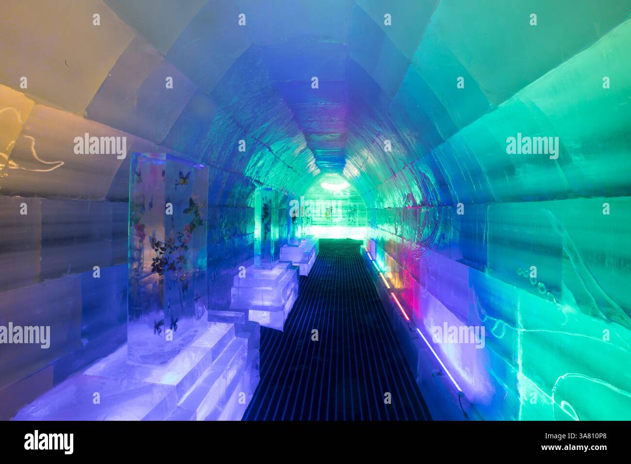 Ice corridor ambiance hi-res stock photography and images - Alamy