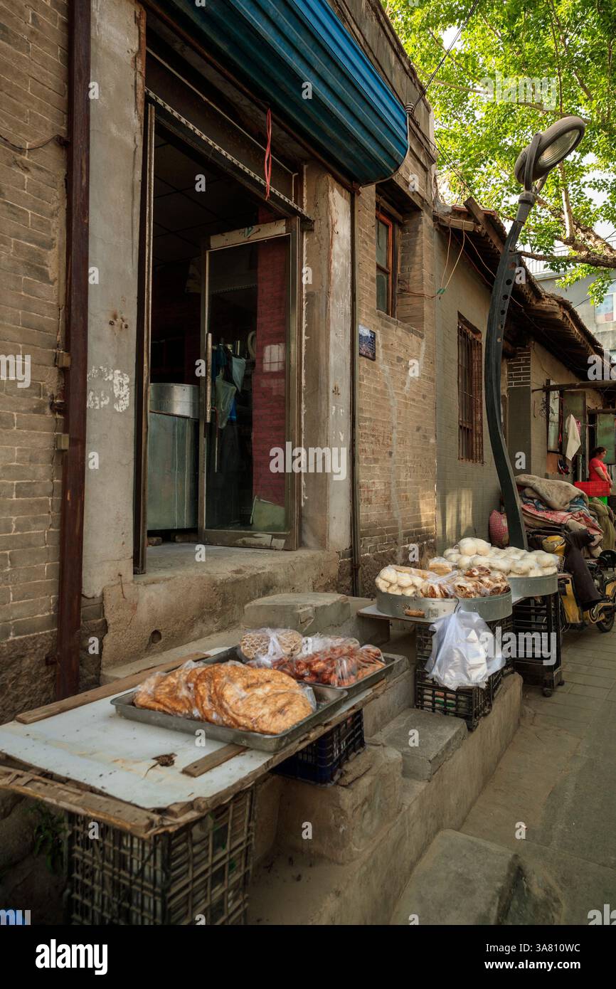 Traditional narrow old chinese street hi-res stock photography and ...