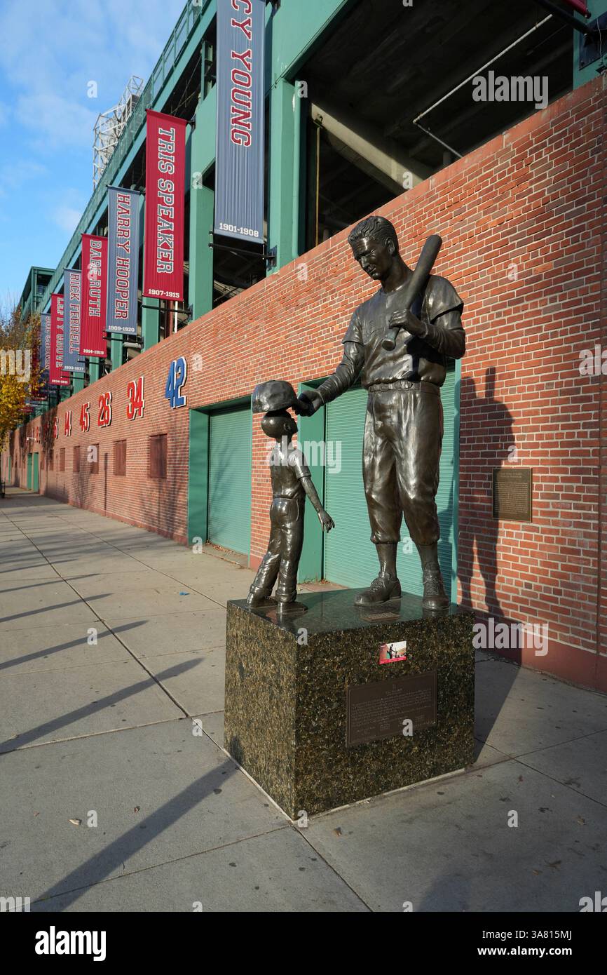 A statue of former Boston Red Sox player Ted Williams outside the ...