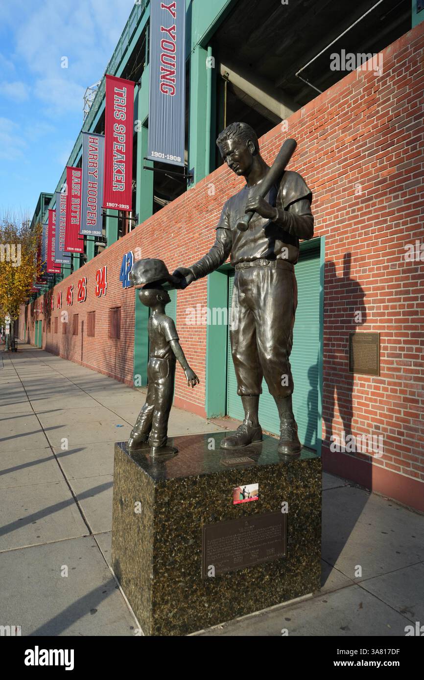 A statue of former Boston Red Sox player Ted Williams outside the ...