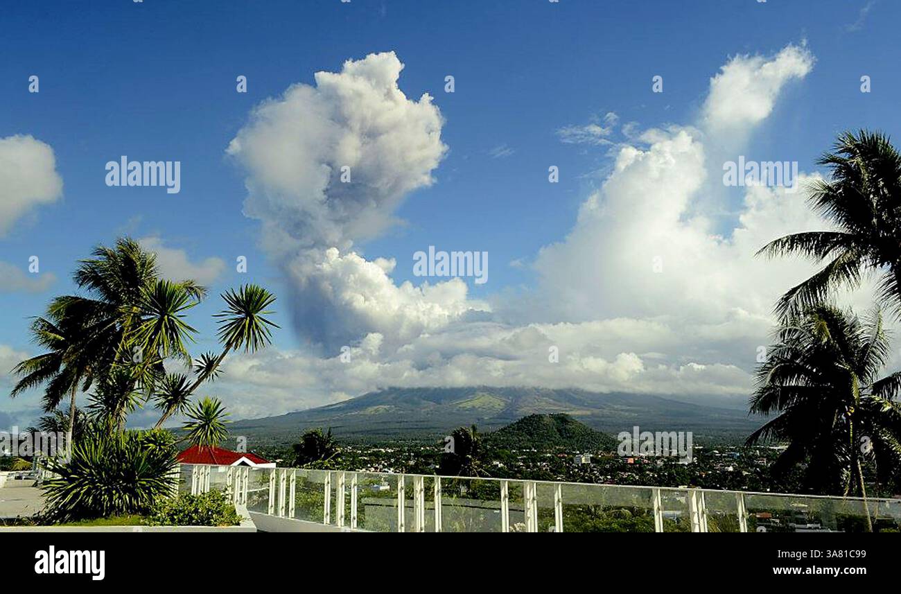 May 7, 2013 - Legazpi, Philippines - HANDOUT - In this photo courtesy ...