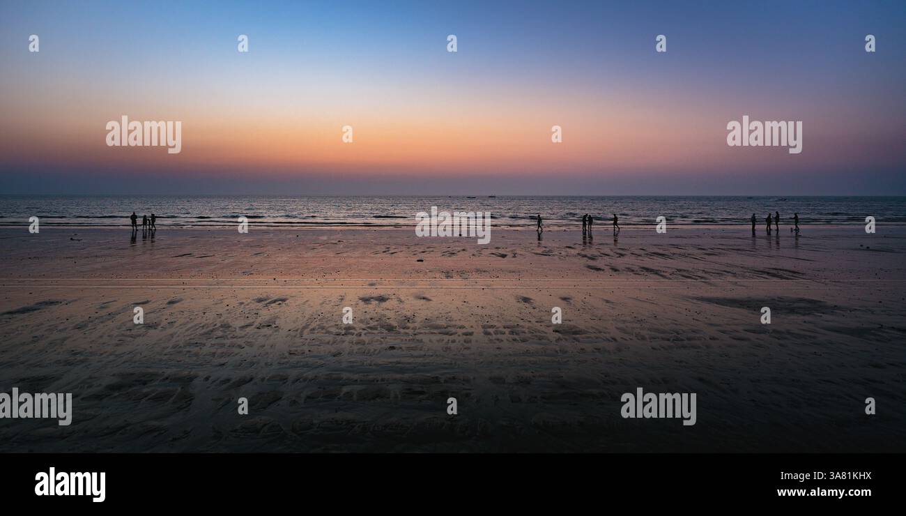 Scenic view after sundown of Juhu beach in mumbai, india Stock Photo ...