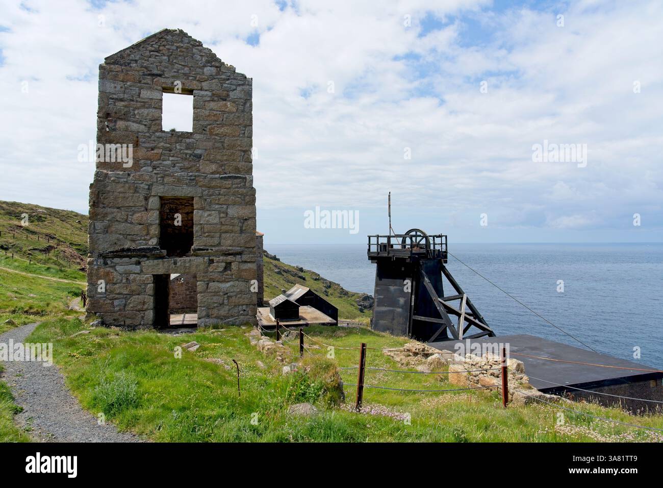 The historic Levant Tin Mines with the Beam Engine building near ...