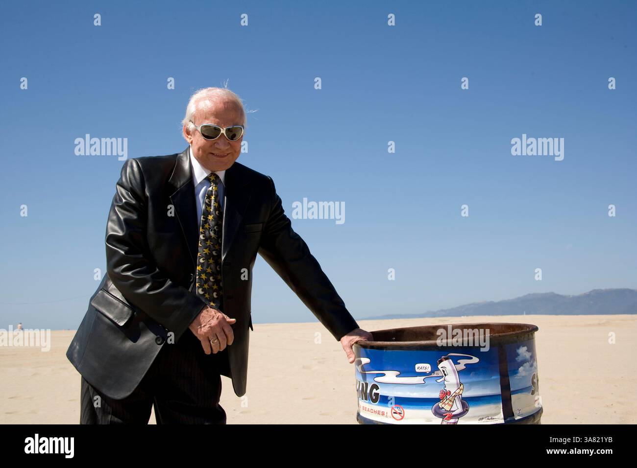 Jan 22, 2009 - Santa Monica, California, U.S. - BUZZ ALDRIN (born EDWIN ...
