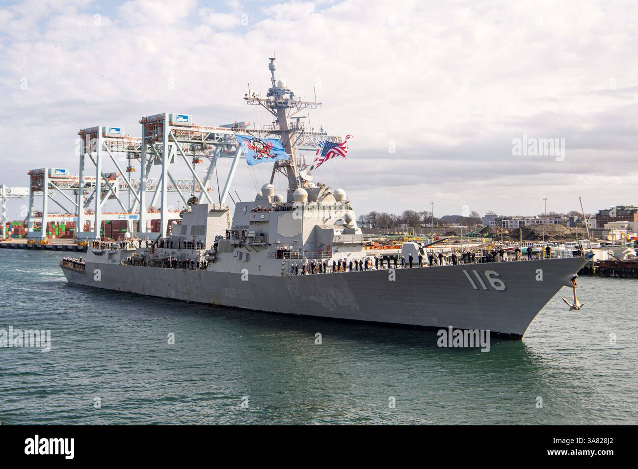 250313-N-RC359-1076 BOSTON (March 13, 2025) – The Arleigh Burke-class ...