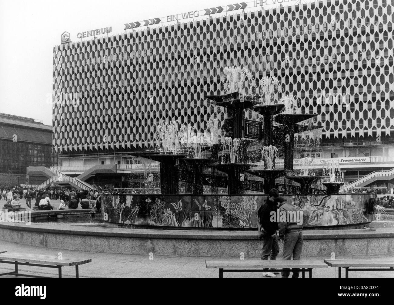 Alexanderplatz in the center of East Berlin woith the Fountain of the ...