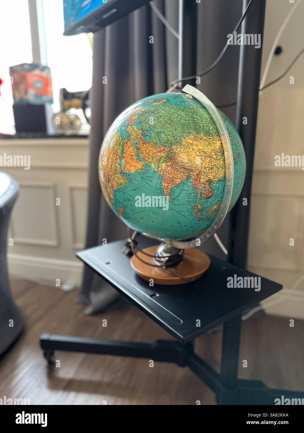 Rotating world globe electric hi-res stock photography and images - Alamy