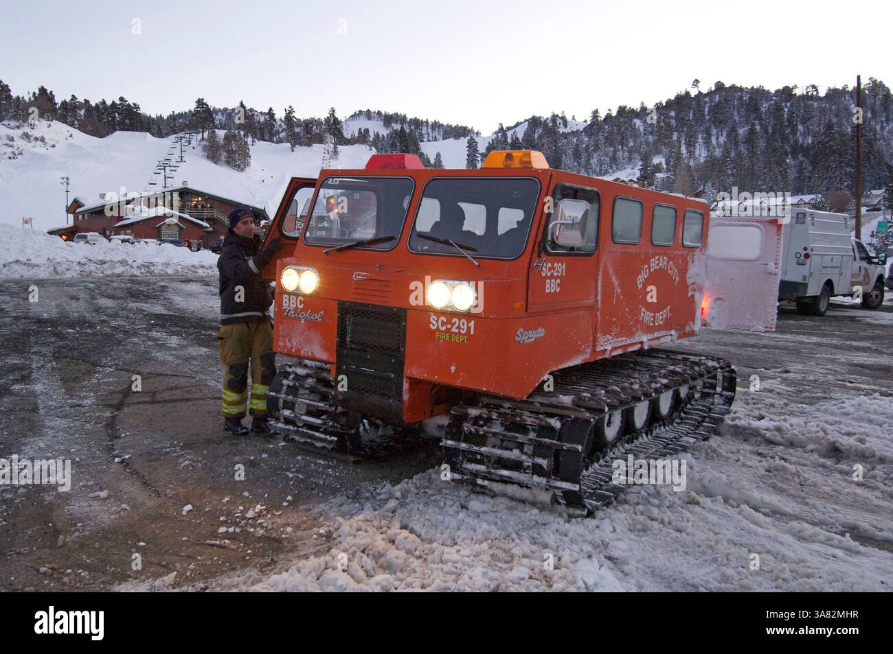 San bernardino county sheriff department hi-res stock photography and ...