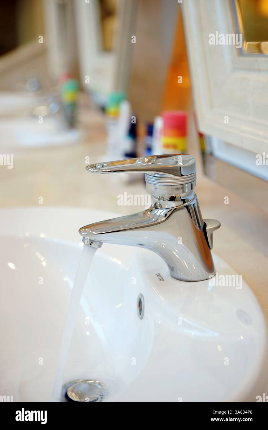 Bathroom water efficiency hi-res stock photography and images - Alamy