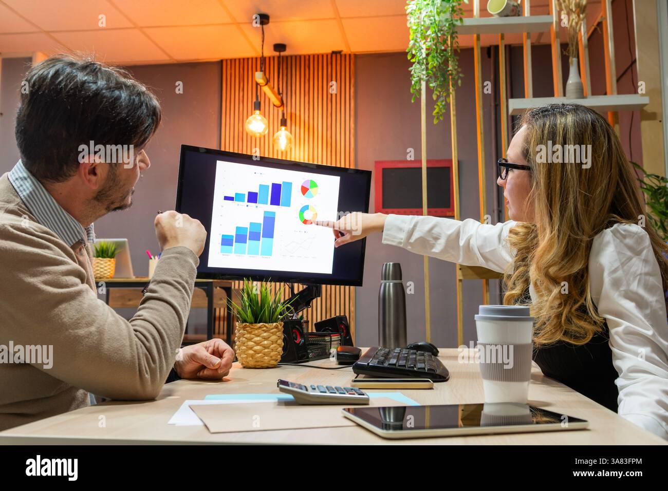 Computer screen analysis hi-res stock photography and images - Alamy