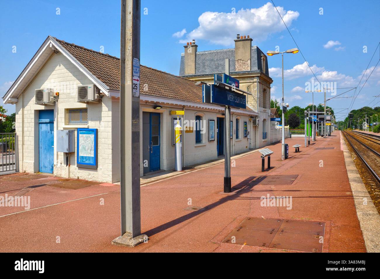 French railway architecture: the picturesque Méry-sur-Oise train ...