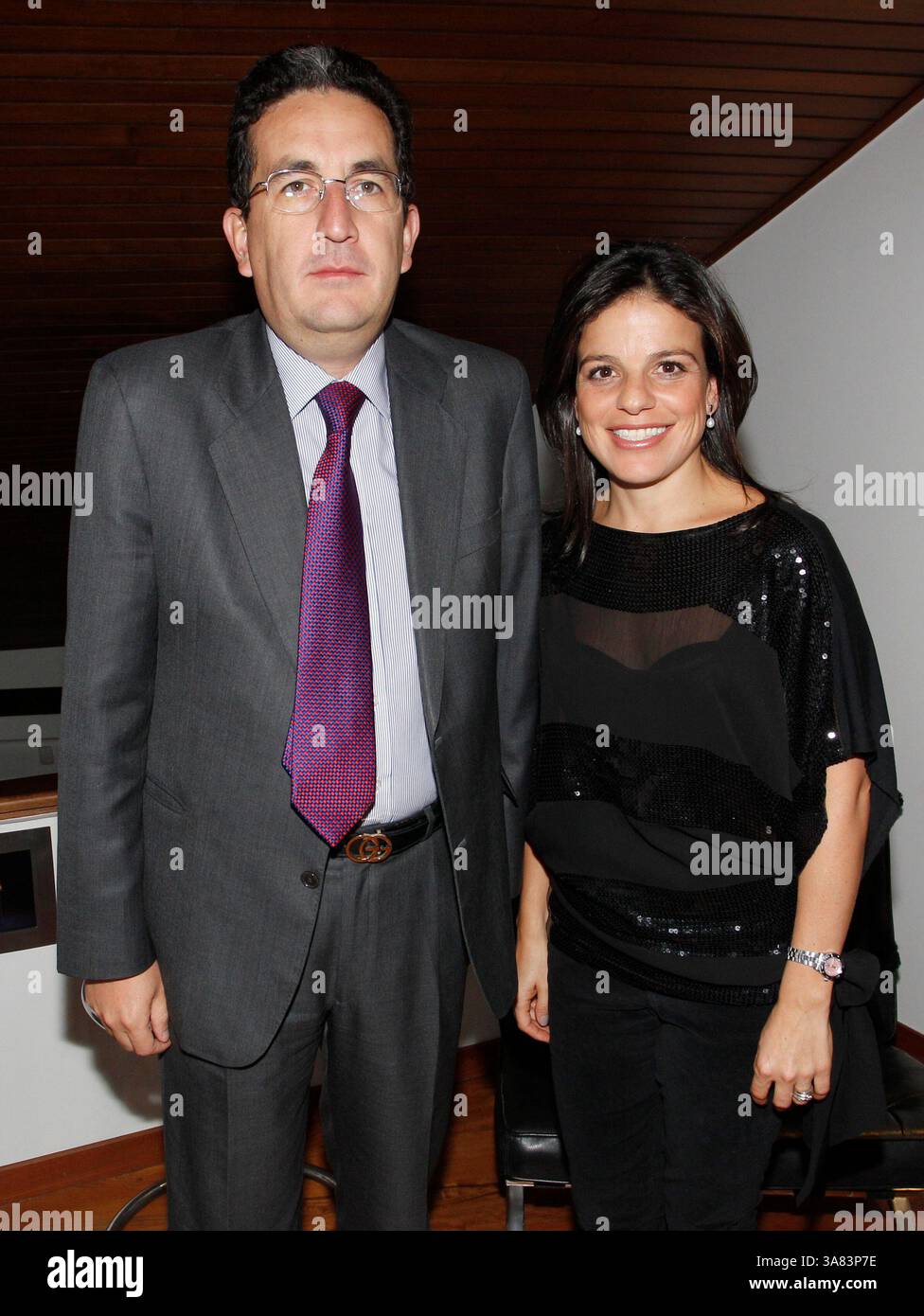 Mesa de bienvenida hi-res stock photography and images - Alamy