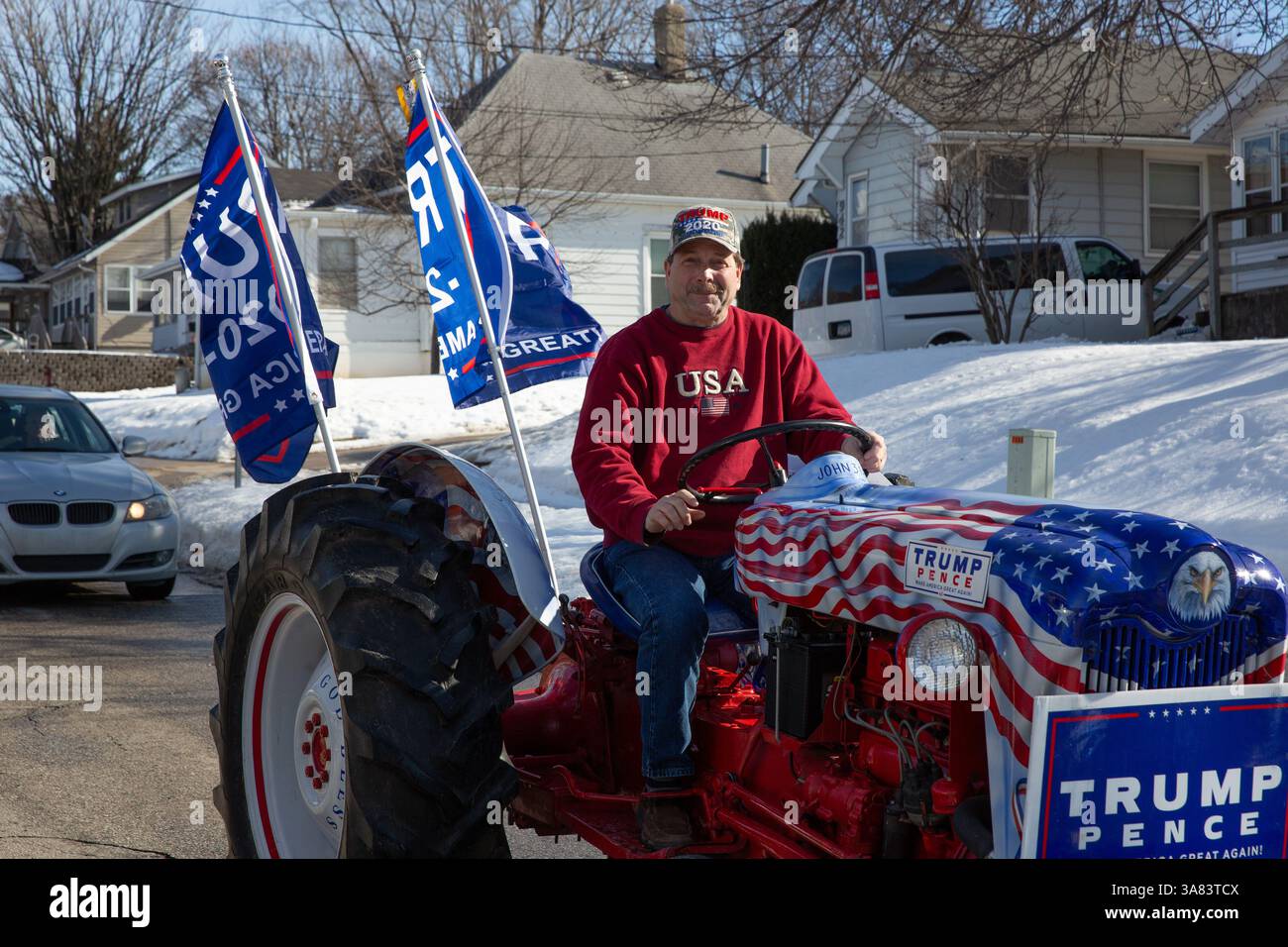 Trump supporter flag 2020 hi-res stock photography and images - Alamy
