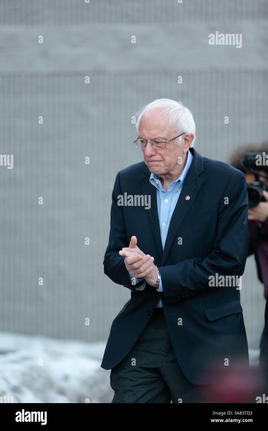 2020 bernie hi-res stock photography and images - Alamy