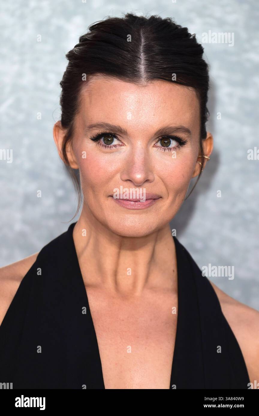 Emily Barber bei der Premiere der Paramount Serie MobLand im Odeon Luxe ...