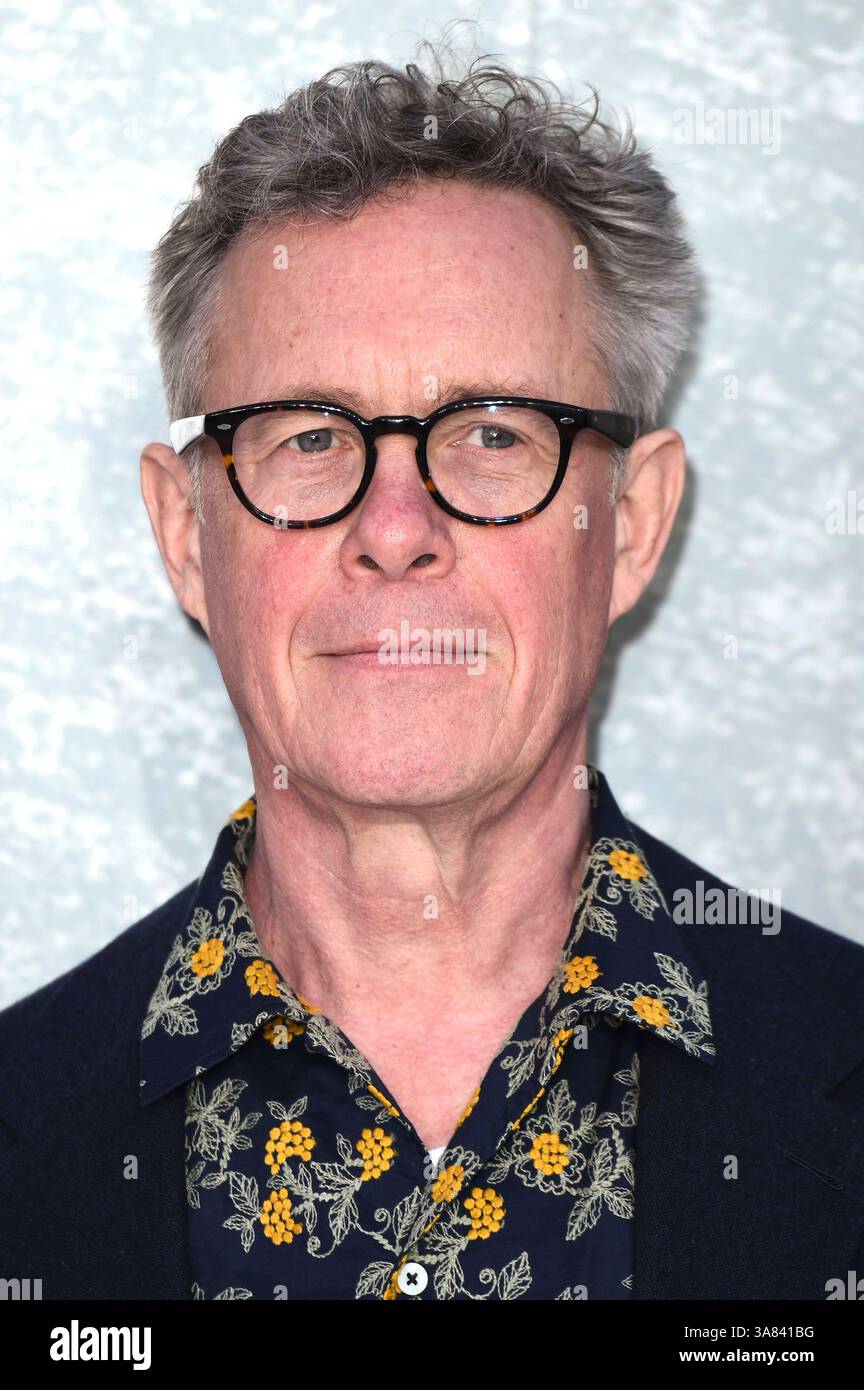 Alex Jennings bei der Premiere der Paramount Serie MobLand im Odeon ...