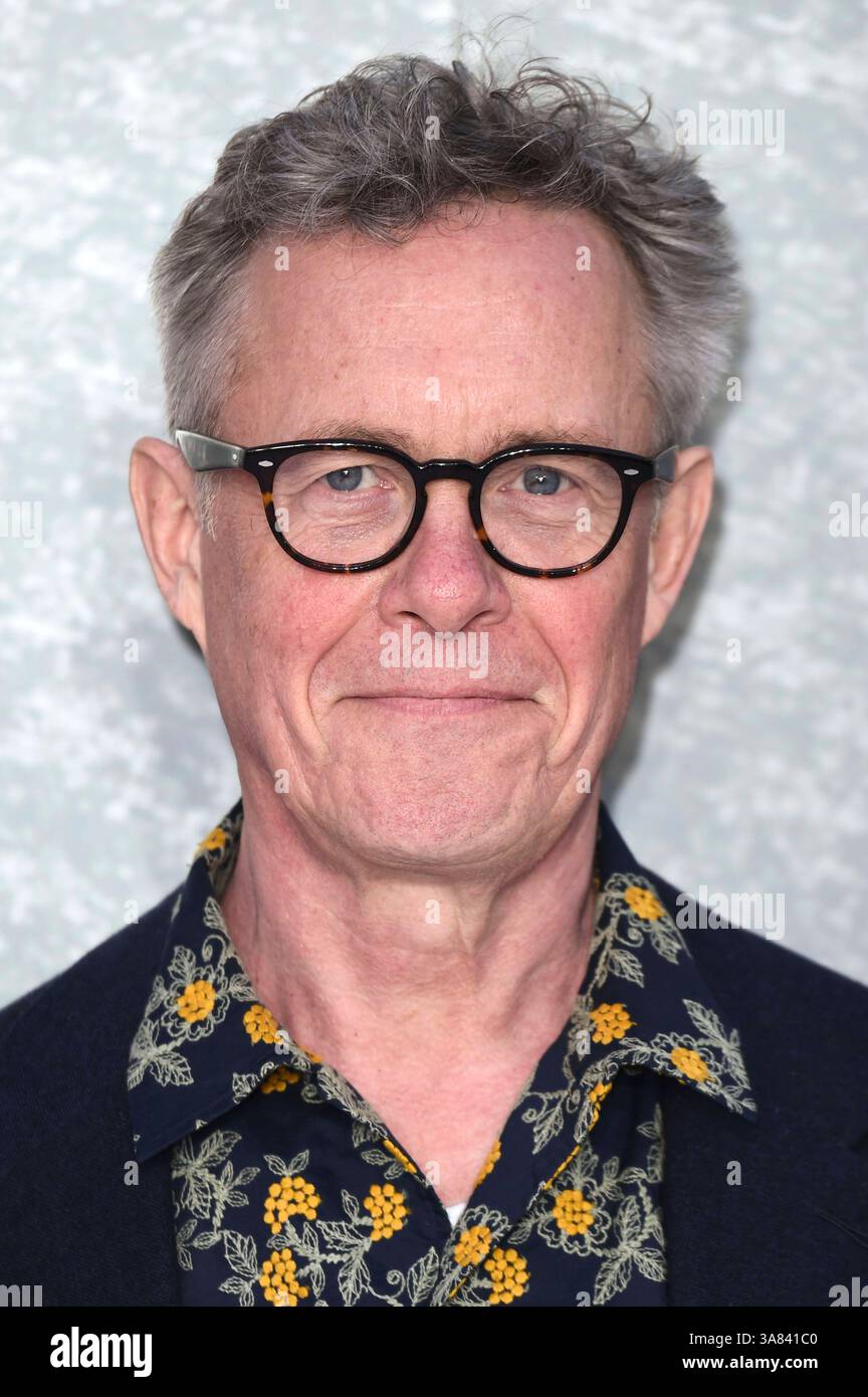 Alex Jennings bei der Premiere der Paramount Serie MobLand im Odeon ...