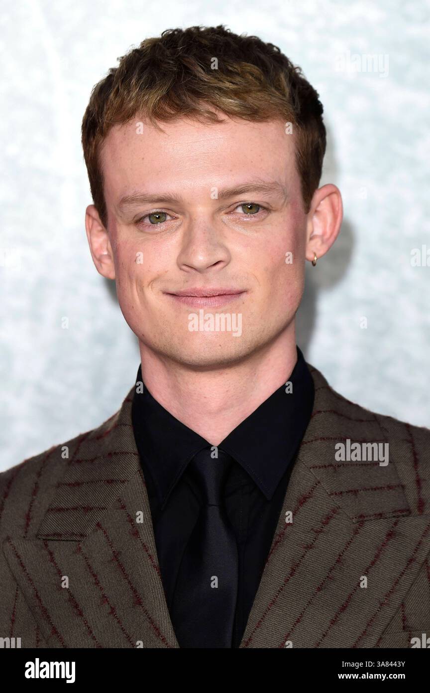 Anson Boon bei der Premiere der Paramount Serie MobLand im Odeon Luxe ...