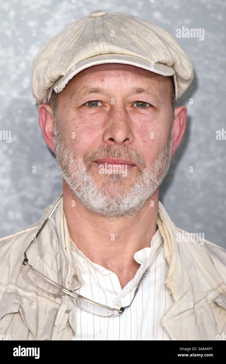 Daniel Betts bei der Premiere der Paramount Serie MobLand im Odeon Luxe ...