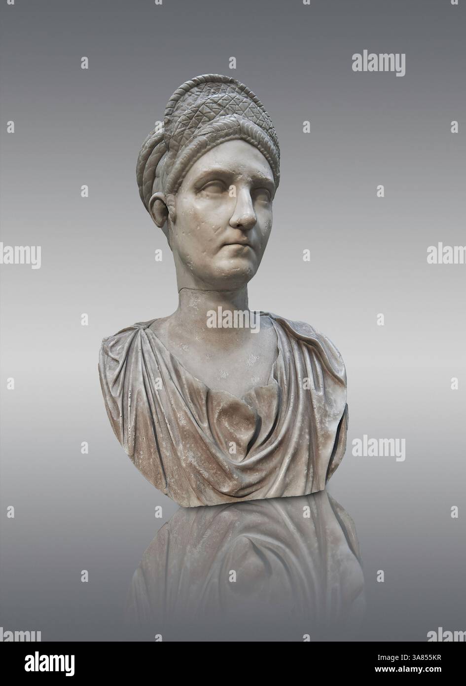 Roman marble statue head of emperor Trajans's niece Matilda, 120 AD ...