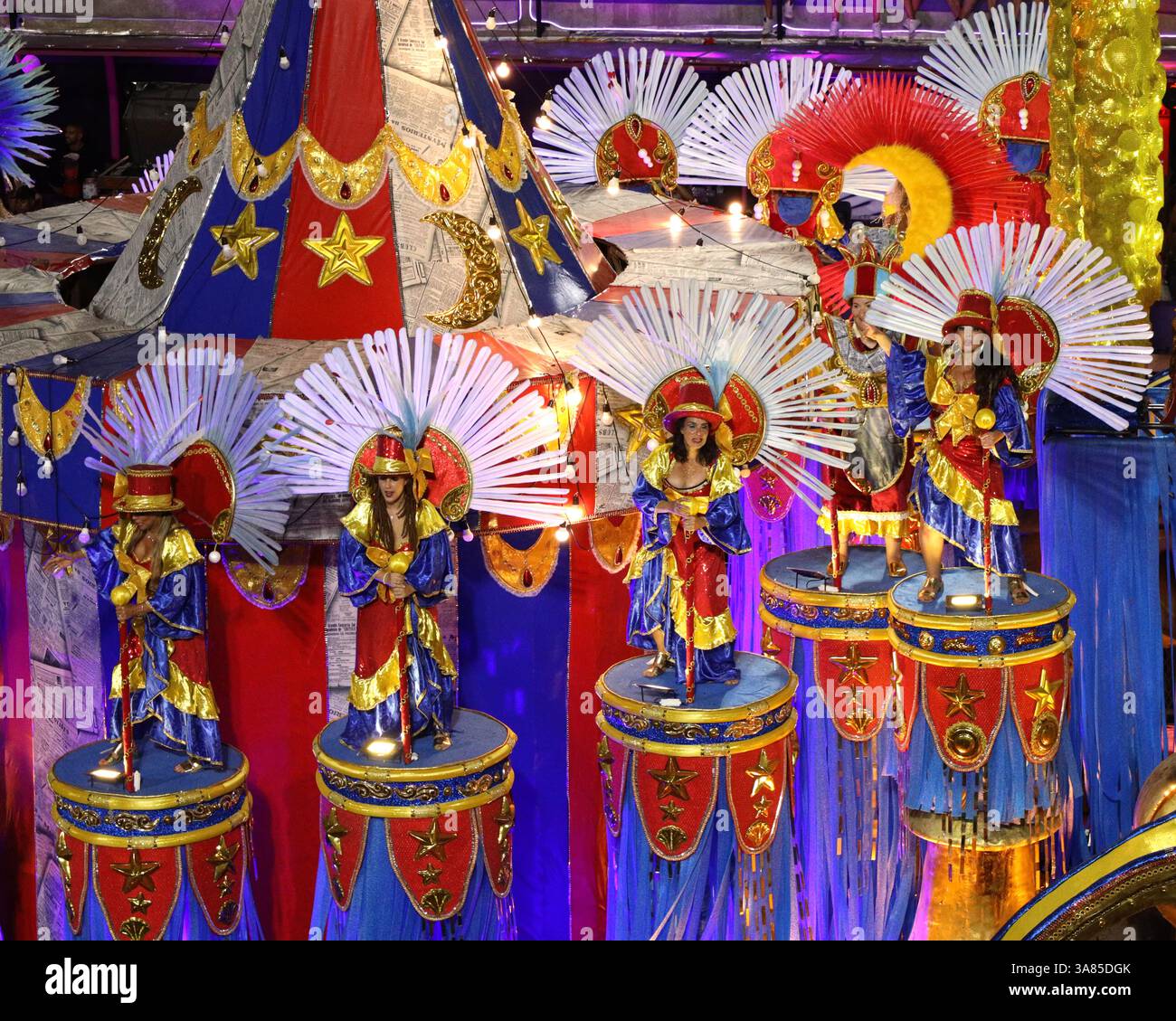 Sambadrome Parade, Rio Carnival, Rio de Janeiro, Brazil - dancers in ...
