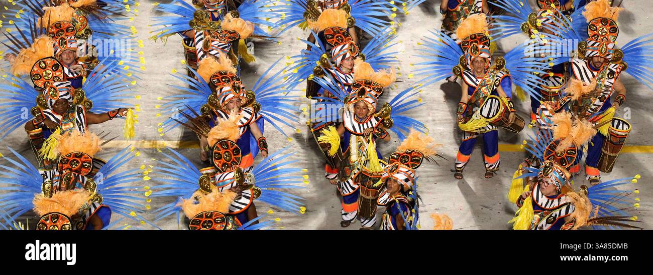 Sambadrome Parade, Rio Carnival, Rio de Janeiro, Brazil - samba school ...